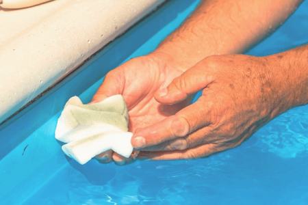 How to Remove Algae Stains from Vinyl Pool Liner - Home Senator