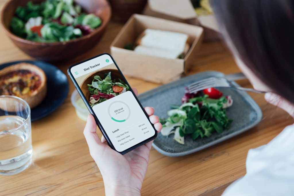 How To Choose The Right Food Tracking App For Your Goals And Needs how-to-choose-the-right-food-tracking-app-for-your-goals-and-needs
